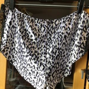 Victoria's Secret | Intimates & Sleepwear | Nwt Vs 2 Piece Pj Set ...